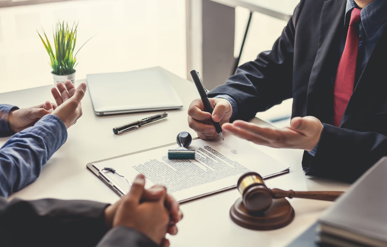 From Contract Lawyer to Deal Closer: The Ultimate Career Path - ELMENS